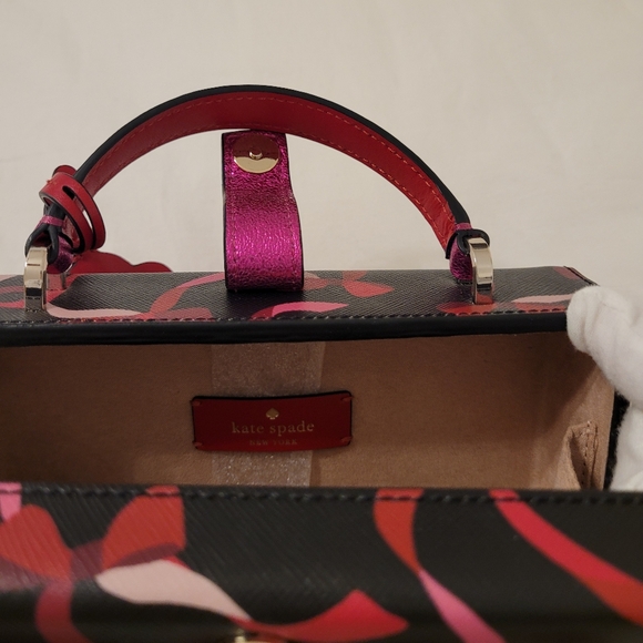 kate spade | Bags | Kate Spade Wrapping Party Gift Box Crossbody | Poshmark